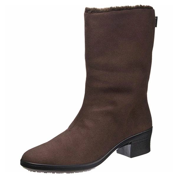 シンプルなデザインとスタイリッシュなシルエットが特長の エレガント系ショートブーツです。 通勤やお出かけからカジュアルなシーンまで 幅広い場面で活躍します。 内側に配置されたファーが足を暖かく包み込んでくれます。 履き口を折り曲げてもご使用...