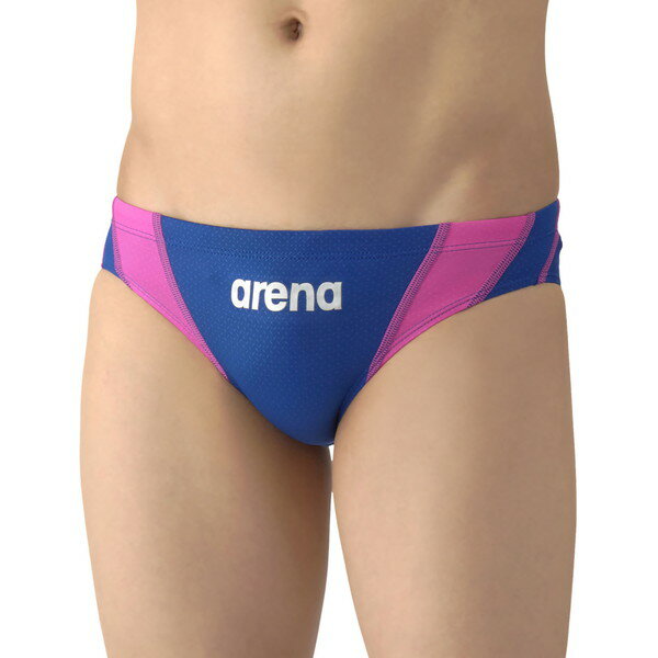 各地域大会に出場するスイマーにお勧めの「AQUA ADVANCED」シリーズ。公式大会に出場するために必要なWORLD AQUATICS(世界水泳連盟)承認モデルのジュニア用競泳水着。ポリウレタンを身体に巻き付く横方向に配置した素材「AQU...