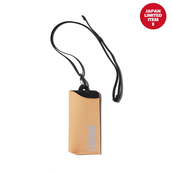 サングラスの収納/持ち運びに最適なポーチ。耐久性の高い素材を使用し、衝撃からサングラスを守ります。 CHROMEらしいクイックリリースベルトやリフレクティロゴが特徴的。 0.5mm圧のポリプロピレンボード内蔵で外部衝撃からサングラスを守りま...