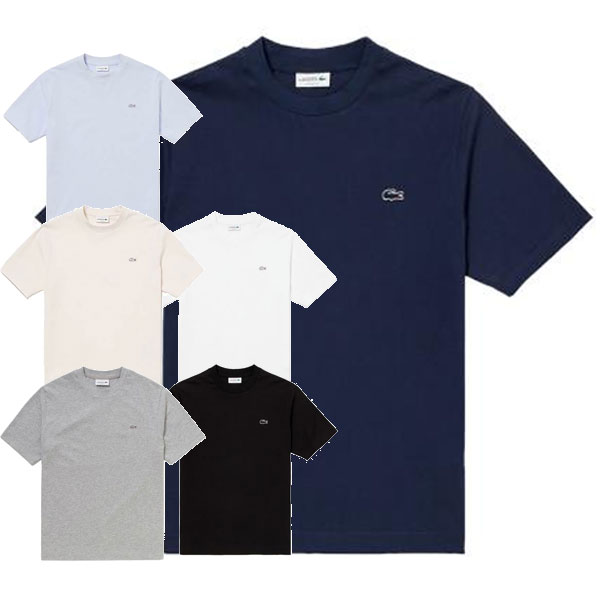 ラコステ伝統のクラシックフィットシルエットで仕立てた、定番のクルーネックTシャツ。 左胸には、アウトラインだけに配色を残した、ボディと同色のクロックエンブレムを配置。 例年に比べてヘビーオンスのボディでアップデートした、エッセンシャルな1枚...
