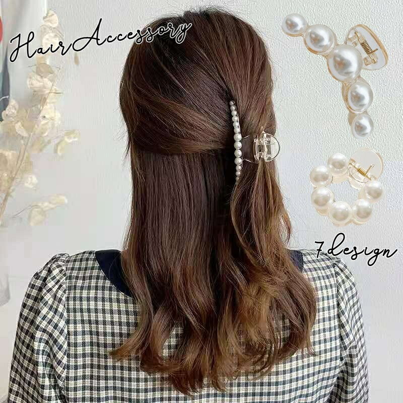 クリアな土台にフェイクパールが上品な雰囲気のヘアクリップです。 シンプルなデザインなのでいつものコーデに取り入れやすい♪ 【サイズについて】 画像をご参照ください。 【カラーについて】 生産ロットにより柄の出方や色の濃淡が異なる場合がござい...