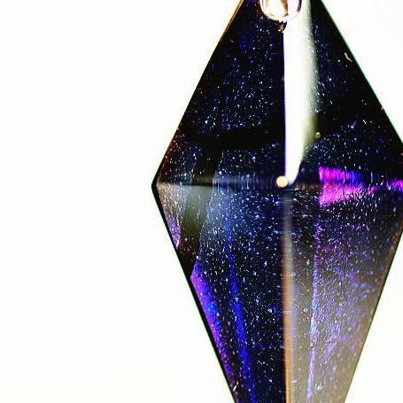 NECKLACE, PENDANT神秘的な煌きの変形五面体。『Southern cross dream』遥か昔航海の道しるべとして人々を見守ってきた、北半球ではほとんど見ることができない「南十字星」。宇宙の神秘的な美しさを、比率の違う五面体...