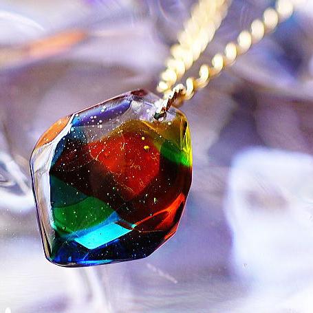 NECKLACE, PENDANTカラフルな色合いに、こころも弾む♪『Full color icerock』カラフルな原色を使用した、色鮮やかなアイスロックペンダント。見る角度や光の当たり方で様々な表情をお楽しみいただけます。ぜひお手に取っ...