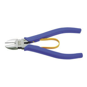 特　長 超軽量、長時間の切断作業でも疲れない。 商品重量が約26％（同社従来品比）軽くなったため、 疲労感が少なく長時間の作業にも耐えられます。 スリムで力が入りやすいハンドル形状。 エラストマー成形グリップで手にソフトで フィットし、燃や...