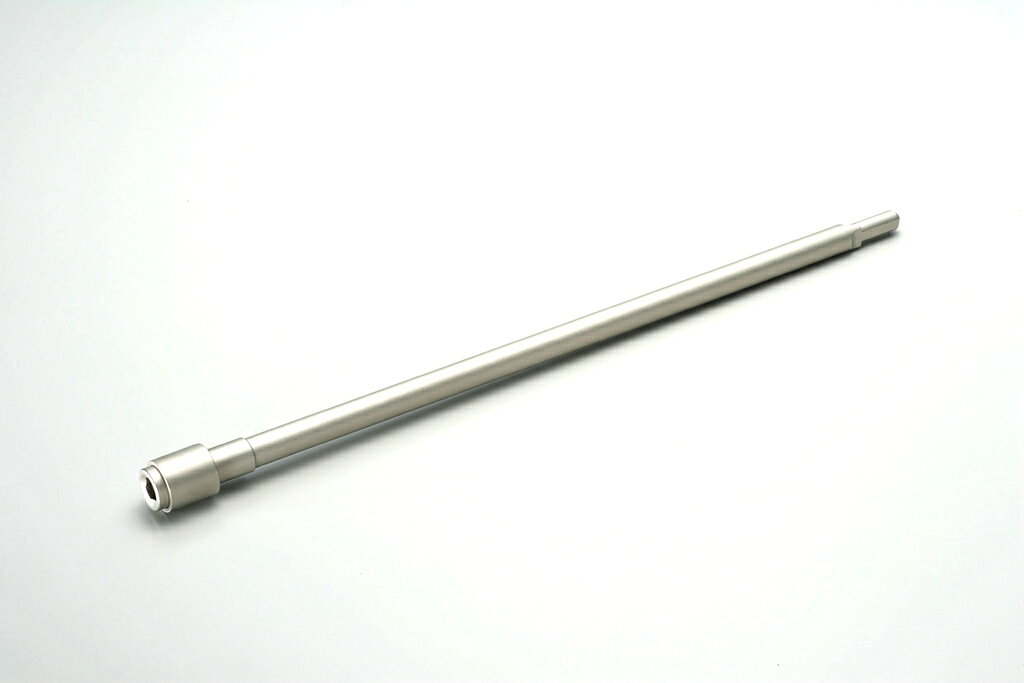 仕様用途：ユニカ　デッキビット専用延長シャンク全長：550mm 適合デッキビット：15〜22mm 生産国日本 ユニカ　デッキビット専用延長シャンクです。 デッキビットをワンタッチ脱着可能な延長シャンク。立ち作業等に。 全長550mmのロング...