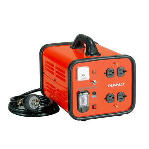 商品名 ハタヤ　電圧変換器　トランスル　降圧型　LV-03B　 特徴 ・200Vのコンセントしかなくて100Vの電源が欲しいとき ・大型ゴム製把手付 ・ゴム製プロテクター付 ・ブレーカーにはワンタッチ防塵キャップ付 ・アースチェック機能付 ...