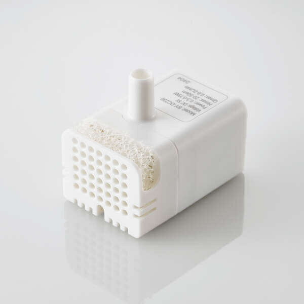 仕様 用途:ワイヤレスポンプ式自動給水器湧水タイプ(犬・猫用)「サイレントアクア」(型番:PET-WD02BK、PET-WD02WH)専用 定格電圧:DC5V 消費電力(最大):0.75W 材質:ABS ポンプ用予備フィルター2個入り 製品...