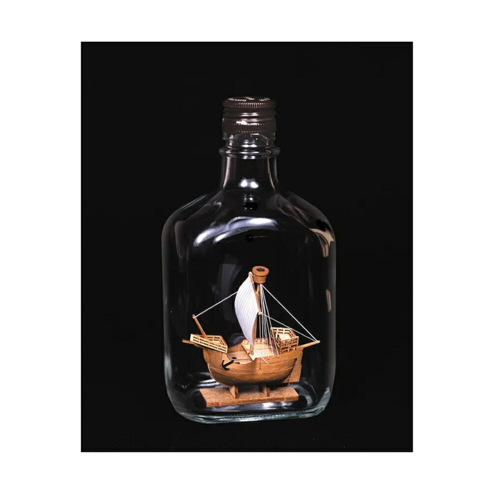 仕様完成サイズ:全長81mm×全幅54mm×全高79mm製作参考時間:8時間 ●ウッディジョーのボトルシップは船体を適切に分割し、難しいとされるロープ張りを極力、ビンの外で行い、マスト・ヤードは折りたたんでから挿入する方式を採用。 ●模型製...