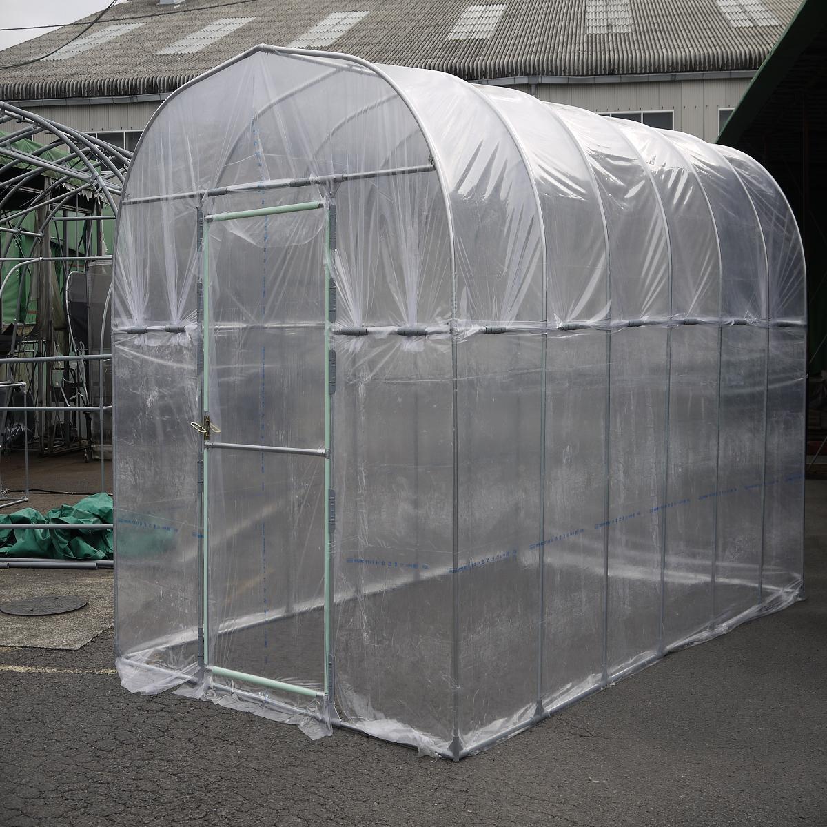 仕様幕素材：農業用ビニール形状：天ビニール、側ビニール、扉ビニールパイプ径：19mmサイズ：2.3坪用型式：ベース式アーチ数：7本扉：一枚蝶番式 製品サイズ(mm)縦×横×高さ：3600×2200×2200 製品重量(g)36800 生産国...