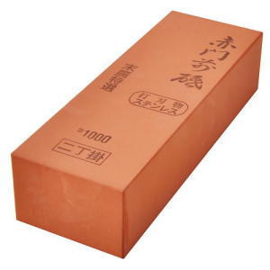 商品名 赤門前砥 中砥石包丁用 二丁掛 ［R-2］ 特 徴 - 仕 様 ■用 途：包丁用（打刃物・ステンレス） ■色：赤 ■台：なし ■仕 様：二丁掛 ■粒 度：1000度 サイズ（約） 206×73×50mm 重 量（約） 50g 内容量...