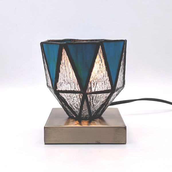 ■商品情報 サイズ 約H12cmxW11cm(全体サイズ)約Φ11xH10cm(シェードサイズ)H2cmxW9.5cmxD9.5cm(灯具台サイズ) 材質 ガラス 電球 25W（最大）・口金サイズE12 最も雰囲気にあった、ワット数の電球を...