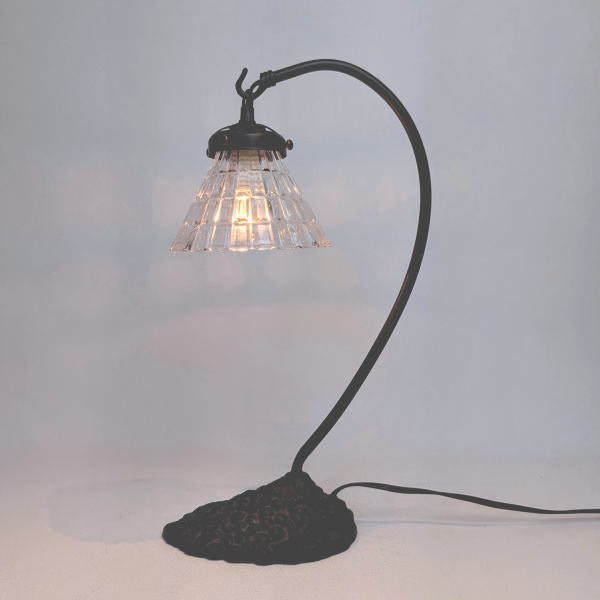 ■商品情報 灯具サイズ　 約W13xD22xH39cm シェードサイズ 約W13cmxH9.5cm 電球 40W（最大）X1灯・口金サイズE17 材質 ガラス(シェード)・スチール(灯具) ■イメージキーワードフロアライト　フロアランプ　テ...