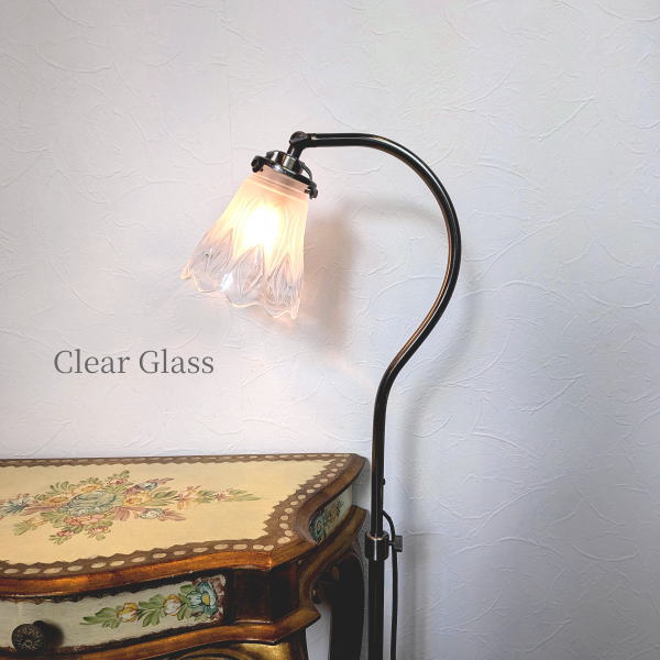 ■商品情報 フロアンプ本体サイズ W20cm×D20cm×H100〜135cmコード長さ・340cm材質・真鍮 電球 40W(最大)×1灯 E17【 LED可 】入り切り・中間スイッチ 詳細 フロアライト本体+シェードセット ※LED電球も...