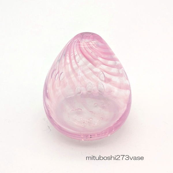 ■商品情報 サイズ H6.5cm×W6cm 材質 琉球ガラス 制作工房 沖縄・琉球ガラス工房『三ツ星』 ご注意 ※ギフトボックスはございません琉球ガラス一輪挿し・花瓶・ flowervase　mituboshi273vase　三ツ星工房沖縄...