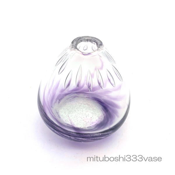■商品情報 サイズ H6.5cm×W6.5cm 材質 琉球ガラス 制作工房 沖縄・琉球ガラス工房『三ツ星』 ご注意 ※ギフトボックスは有料です(＋110円）琉球ガラス一輪挿し・花瓶・ flowervase　mituboshi333vase　...