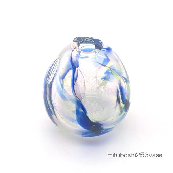 ■商品情報 サイズ H6.5cm×W6cm 材質 琉球ガラス 制作工房 沖縄・琉球ガラス工房『三ツ星』 ご注意 ※ギフトボックスはございません琉球ガラス一輪挿し・花瓶・ flowervase　mituboshi253vase　三ツ星工房沖縄...