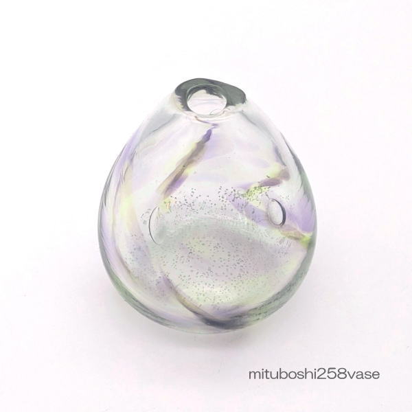 ■商品情報 サイズ H6.5cm×W6cm 材質 ガラス 制作工房 沖縄・琉球ガラス工房『三ツ星』 ご注意 ※ギフトボックスはございません琉球ガラス一輪挿し・花瓶・ flowervase　mituboshi258vase　三ツ星工房沖縄県う...