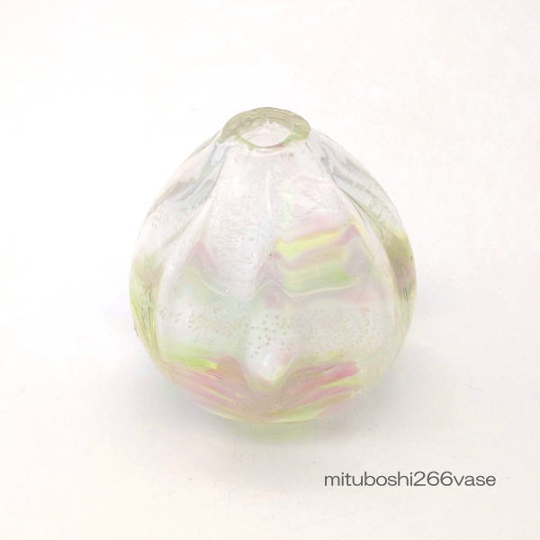 ■商品情報 サイズ H7cm×W7cm 材質 琉球ガラス 制作工房 沖縄・琉球ガラス工房『三ツ星』 ご注意 ※ギフトボックスはございません琉球ガラス一輪挿し・花瓶・ flowervase　mituboshi266vase　三ツ星工房沖縄県う...