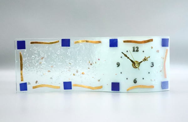 ■商品情報 サイズ 高10cmX幅30cm 材質 ベネチアングラス 輸入先国 イタリア 電池 単3電池×1個 ムーブメント 1年間有効の保証書付きです。 単三電池1本お付けし、お届け致します。ムーブメント（時計本体）は、1年間有効の保証書付...