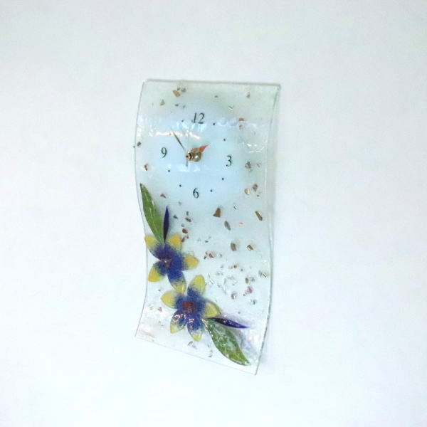 ■商品情報 サイズ W16cm×H29cm 材質 ベネチアングラス 輸入先国 イタリア 電池 単3電池×1個 ムーブメント 1年間有効の保証書付きです。 単三電池1本お付けし、お届け致します。ムーブメント（時計本体）は、1年間有効の保証書付...