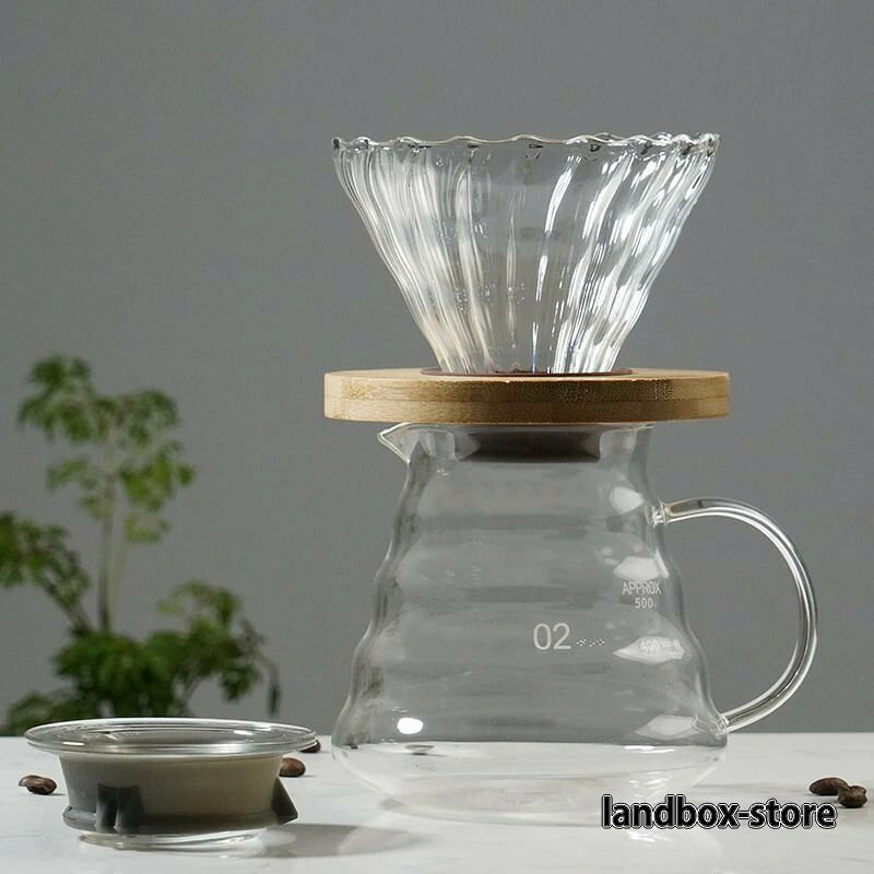 ハンドドリップコーヒーメーカーセットです。 高ホウ素シリコンガラスを採用し、高温(耐熱温度は-20°~150°)にも安心です。ハンドドリップを体験して、生活を楽しんでみてはいかがでしょうか。 耐熱グリップ設計で、手を熱くしません。 注ぎ口は...