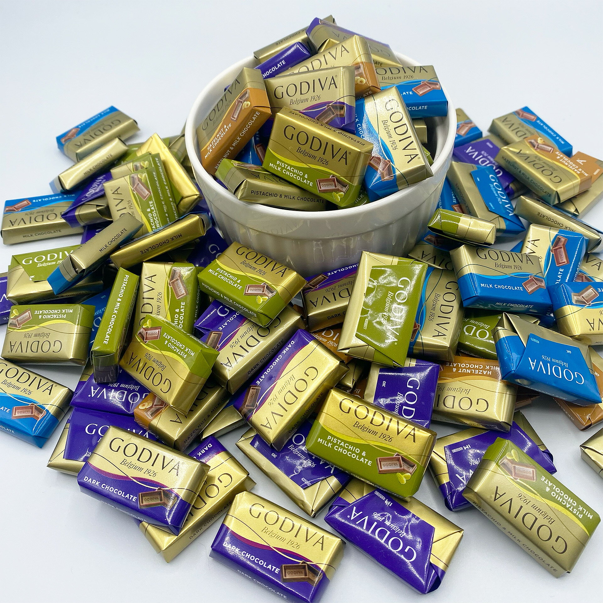 ✦ GODIVA NAPOLITAIN ASSORT ✦4種の味を楽しむ、ゴディバのナポリタン大容量40個アソートセットミルク × ダーク × ピスタチオ × ヘーゼルナッツ｜各10個・均等封入・送料無料 🍫 4種均等10個...