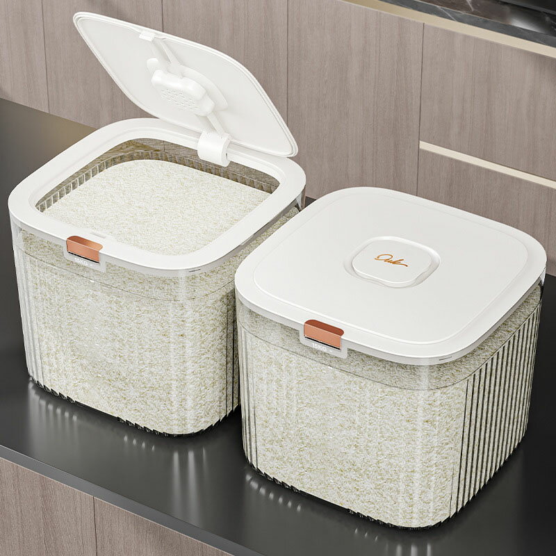 この商品について 新鮮に保つ：密閉された保管室は、砂糖、米、ナッツ、豆、穀物、スナック、ペットフードを保管するのに適しており、多くのスペースを節約します。 大容量 ご家族のニーズにお応えします。密閉されたロックカバーが水分の侵入を防ぎ、穀物...