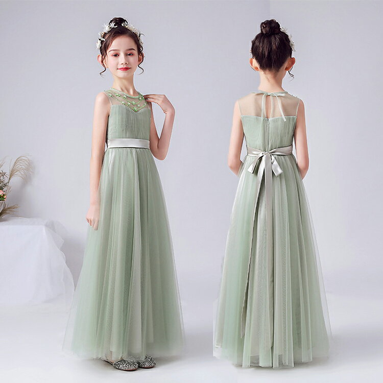 立ち姿も美しく、自分らしさ、可愛らしさ、麗しさと女の子の魅力を発揮できるロングドレスです。 肌触りに優しい素材で夏でも着心地よくなります。 ノースリーブデザインが爽やかな雰囲気に見せてくれます。 生地はシフォンですのでキュッと細く見せ、美し...