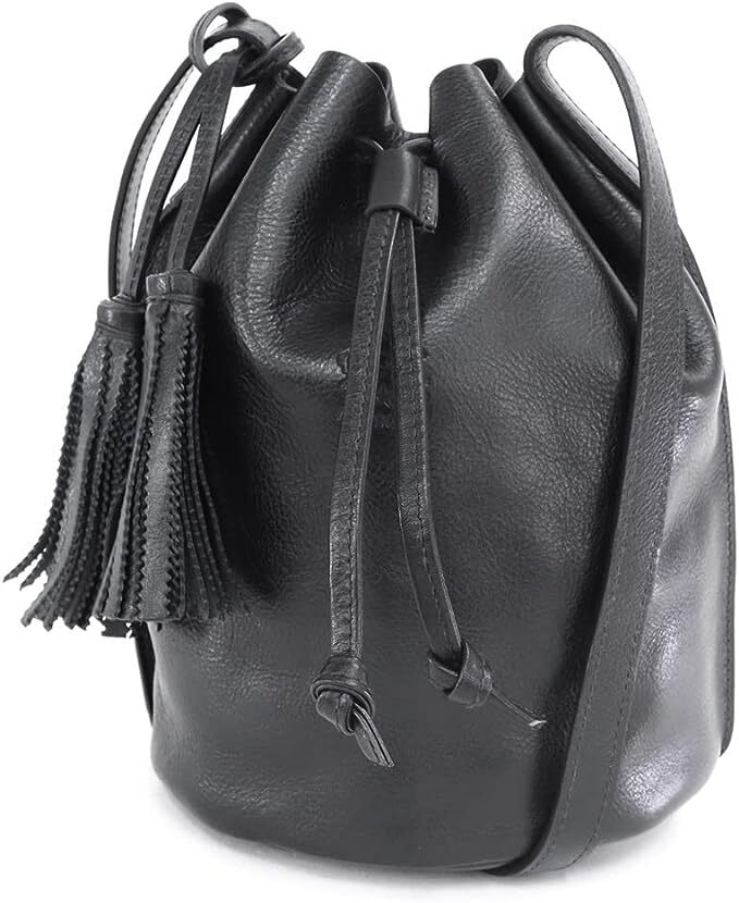 商品情報品番BBU006-PV0001-BK155ブランドilbisonte（イルビゾンテ）素材牛革カラーNERO　 ブラック サイズ約横18cm×縦22cm×幅17cm、ショルダーの長さ：約115-130.5cm（斜めがけ可）、ピッチ幅：...