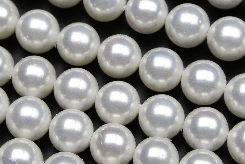 石についてマザーオブパール ( mother of pearl ) は 、 和名 を 白蝶貝 ( しろちょうがい ) といい 柔らかい 白色 、 クリーム色 、 薄茶色 などが 美しい 天然石 です。 名前 の 通り 真珠 を 作る 際 母...