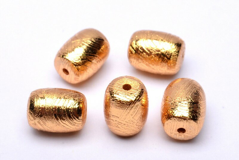 材質ギベオン 6x8mmサイズ約6x8mm重さ約2g特徴・意味ギベオンは、1936年にナミビア共和国（アフリカ南部）のギベオンというところで発見された、主に鉄とニッケルから成る鉄隕石（メテオライト）です。約4億5千万年前に地球に落下したと考...