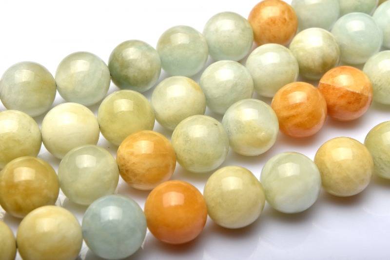 材質アクアマリン 8.5mm 産地：ブラジルサイズ約8.5mm(±0.5mm)重さ約39g特徴・意味ハンドメイド制作にオススメの連ビーズです。アクアマリンはベリル（緑柱石）という鉱物の一種で、和名を「藍玉（らんぎょく）」と言います。アクアマ...