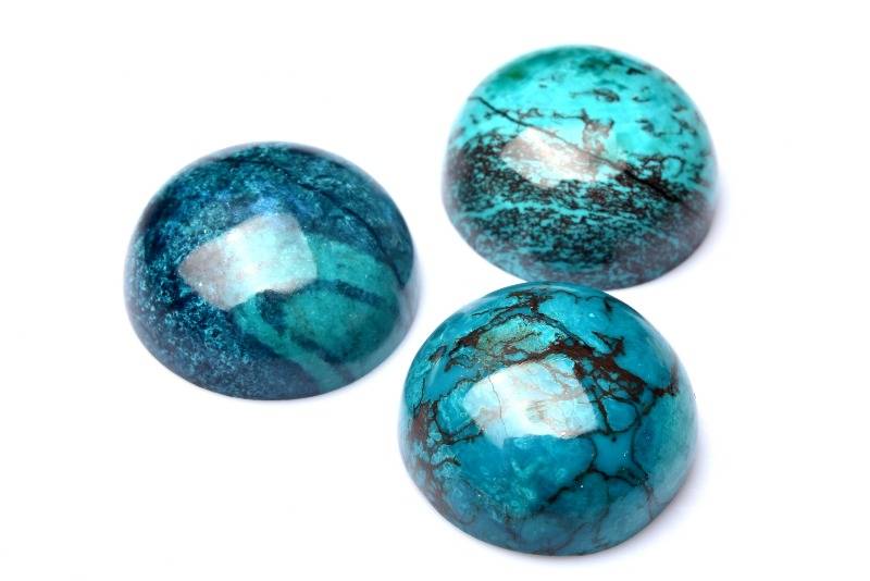 材質クリソコラ 16-19mm 産地：ペルーサイズ約16-19mm重さ約5g特徴・意味鮮やかなコントラストがまるで海洋のようです。高発色で特有のマーブル模様も美しいです。クリソコラは、銅鉱床の酸化帯で、アジュライトやマラカイト、ヘマタイト等...