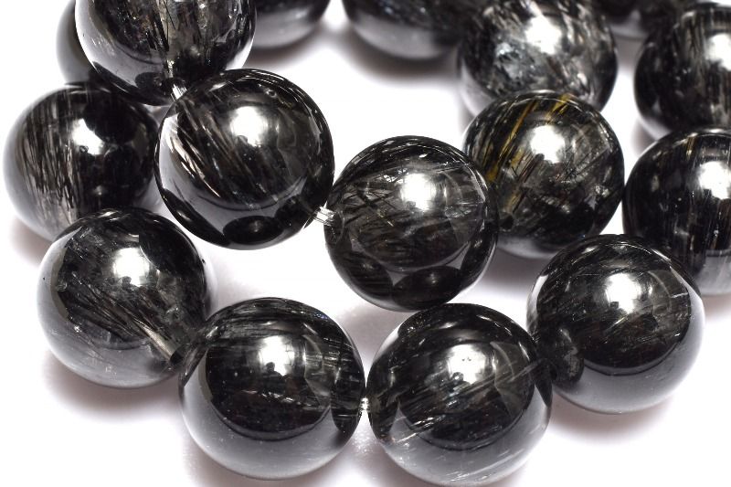 材質ブラックトルマリンインクォーツ 9.5mm 産地：ブラジルサイズ約9.5mm(±0.5mm)腕周り約15.5cm(伸縮性あり)重さ約25g特徴・意味水晶一杯に針が内包された濃密内包タイプです。このようなタイプは滅多に入荷がないため希少で...