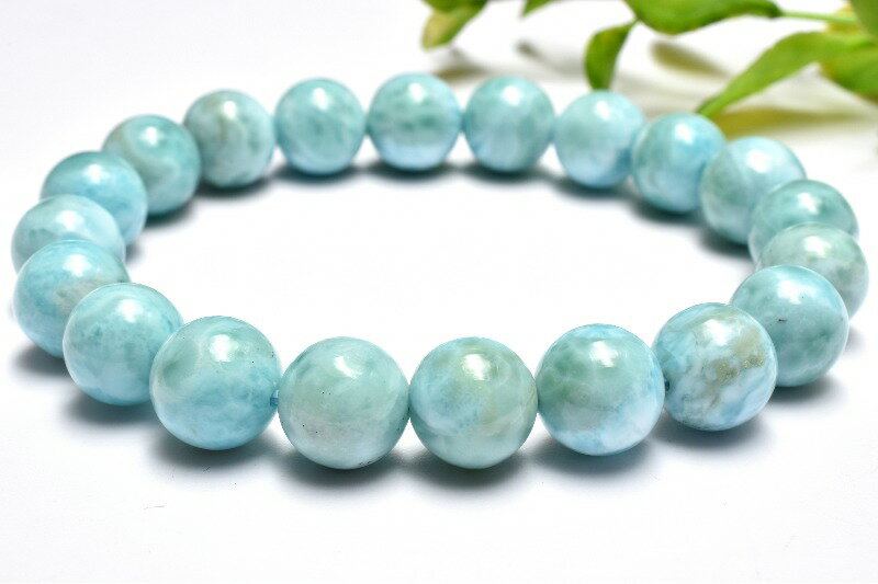 材質ラリマー 10mm 産地：ドミニカ共和国サイズ約10mm(±0.5mm)腕周り約16.5cm(伸縮性あり)重さ約31g特徴・意味まるで波打ちを封じ込めたかのような模様がカリブ海を連想させる美しさ。優しく穏やかな気持ちになれそうです。若干...