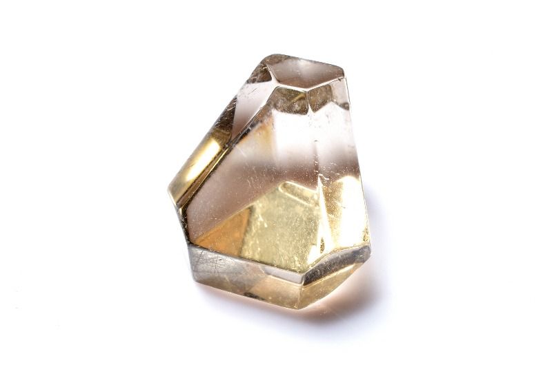材質レムリアンシードクリスタル 18x17mm 産地：コロンビアサイズ約18x17mm重さ約6g特徴・意味レムリアンシードクリスタルは透明度抜群で見る者を魅了します。コロンビア産は、レムリアンシードクリスタルの中で特に透明度が高く、人気のア...