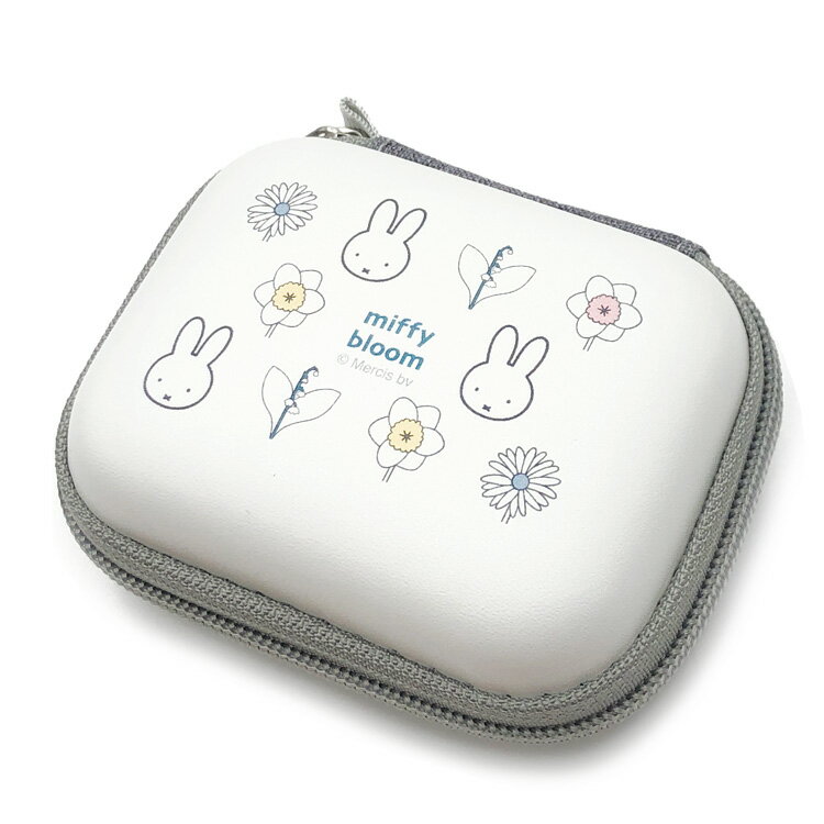 商品仕様【サイズ】パッケージ： H80×W95×D40mm 【材質】本体： EVA、PU、亜鉛合金／カラビナ：アルミ 【特長】全開きで取り出しやすく、手のひらサイズで持ち運びにとっても便利！ 【生産国】中国特記事項※画像はあくまでも商品イメ...