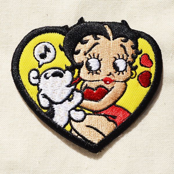 メーカー希望小売価格はメーカー商品タグに基づいて掲載していますサイズ(約)：タテ6.7cm×ヨコ7.3cm(ワッペン)、タテ13.5cm×ヨコ9.5cm(パッケージ) イエロー/ブラックほか。ハート(Heart)形。ベティブープと愛犬パジー...