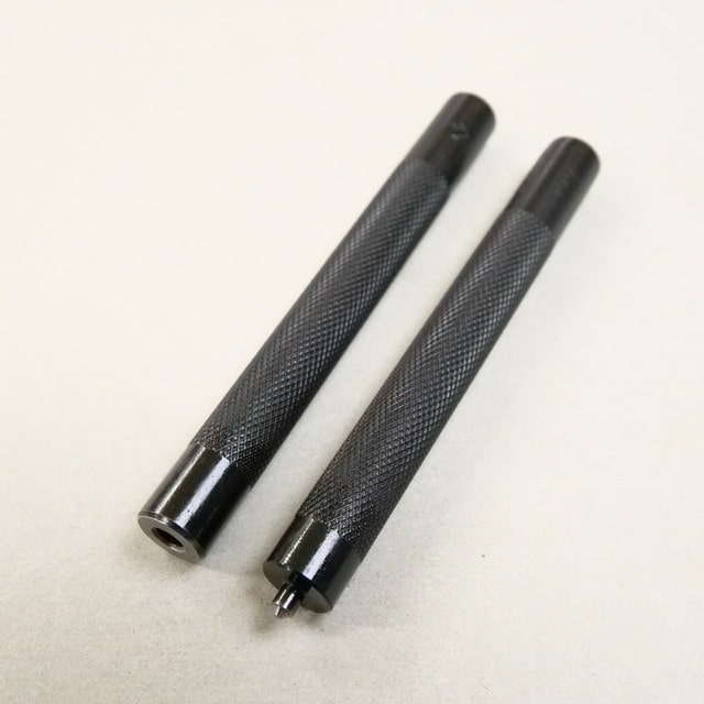 商品情報仕様■対応ボタン：バネホック小■入り数：1本入りご注意保管はお子様の手の届かない所に。手工芸以外の用途には使用しないで下さい。掲載写真、色見本の色はデバイスやブラウザにより実物と異なる場合があります。■プロ・ホック打ち(小)【協進エ...