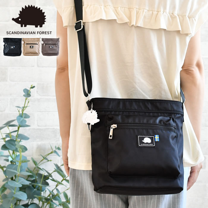 商品名 スカンジナビアンフォレスト スクエアショルダーバッグ 商品詳細 サイズ 約 W26×D11.5×H25cm 重量 約270g 素材 ナイロン 仕様 ■中外合わせて5個のポケット ■リフレクターチャーム付き ■撥水加工※完全防水ではご...