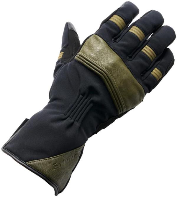 アドベンチャーテイストを取り入れたシンプルデザインのウィンターグローブ。落ち着きのあるアースカラーは、アドベンチャー系に限らず、ネオクラやツアラー、ビッグスクーターなど、様々なバイクにマッチします。袖口はジャケットの上に被せられるロングタイ...
