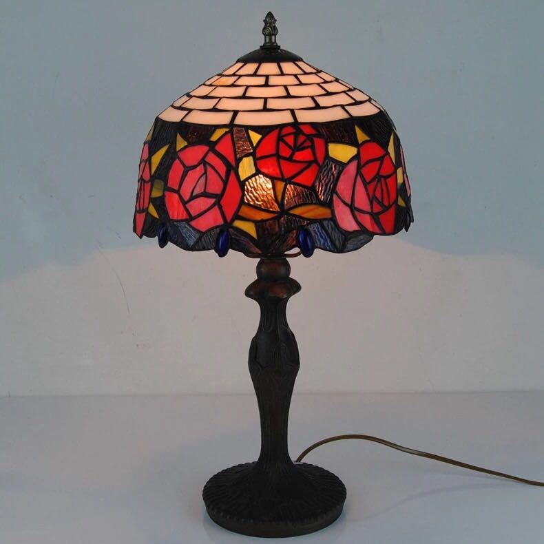 【商品仕様】■個口数：1 （～40Wまで対応）■E26白熱球、電球型蛍光灯、LED電球使用可能■使用電球：1個（※電球は付属しておりません）石【商品サイズ（単位約cm）】■商品外寸：幅約30 x高さ約52 (cm)※サイズの誤差は多少発生し...