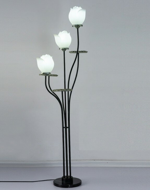 ■個口数：1（〜40Wまで対応）■E26白熱球、電球型蛍光灯、LED電球使用可能■使用電球：3個（※電球は付属しておりません）■商品外寸：幅約50 x高さ約155 (cm)----------------------------------...