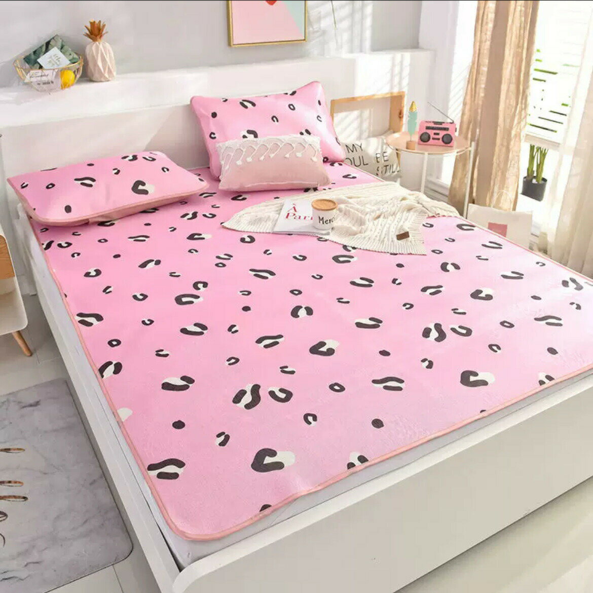 夏用冷感ベッド シート3点セット 寝具 敷パット シングルサイズ 150x200cm～生活をカラフル&オシャレに～材質：ポリエステル100％枕カバーサイズ：46x72cmシートサイズ：150x200cm枕カバーx2点、シートx1点サイズの違...