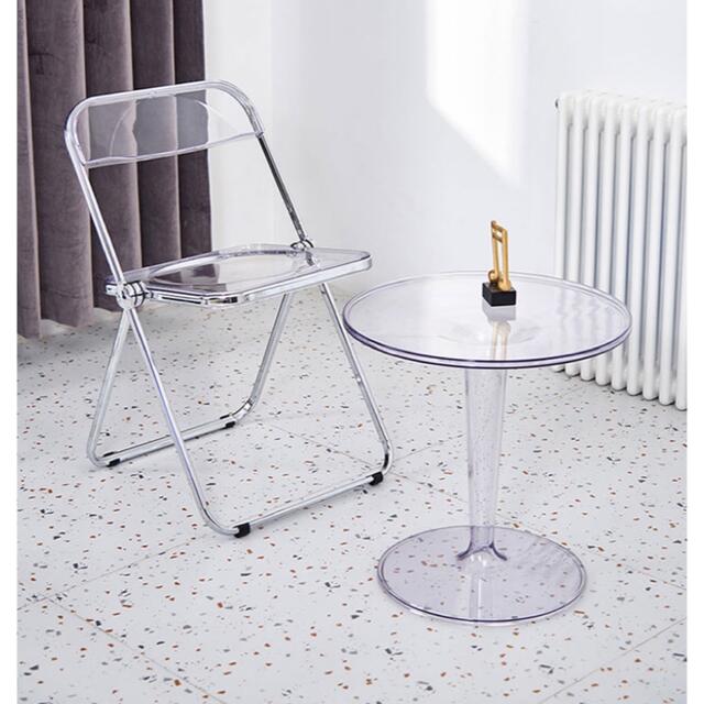 商品説明ガラスより軽くて丈夫な高級感のあるアクリル素材を使用しました。透明感が上質で高級感のある雰囲気に引き立てます。お部屋を広く感じさせてくれます。【商品仕様】本体寸法：幅49 x 奥行49 ×高さ50cm商品状態：新品カラー：写真通り材...