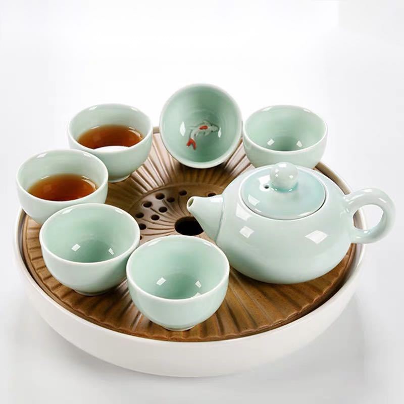 素材・材質:陶器セット内容:カップx6点（50ml)ティーポットx1点（160ml)トレイx1点★購入後のキャンセルは、ご遠慮ください。★検品のため開封してある場合があります。★複数ご注文の場合やお急ぎの場合は必ず事前に納期のお質問をお願い...