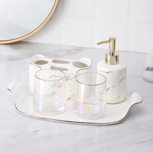 商品説明＜セット内容＞ディスペンサーx1点歯ブラシスタンドx1点カップx2点トレーx1点材質:陶器☆☆★★★★★★★★★★★★★☆☆◆お客様のご覧になっているモニター等により多少色が異なる場合がございます。あらかじめご了承ください。◆複数ご...