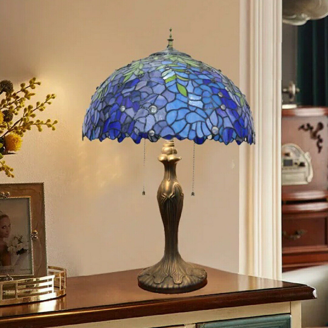 商品説明美しいガラスはどこから見ても華やかで美しい。繊細な造りの素敵なステンドランプ消灯時も素敵なインテリアになりますね■個口数：1 （～40Wまで対応）■E26白熱球、電球型蛍光灯、LED電球使用可能■使用電球：1個（※電球は付属しており...