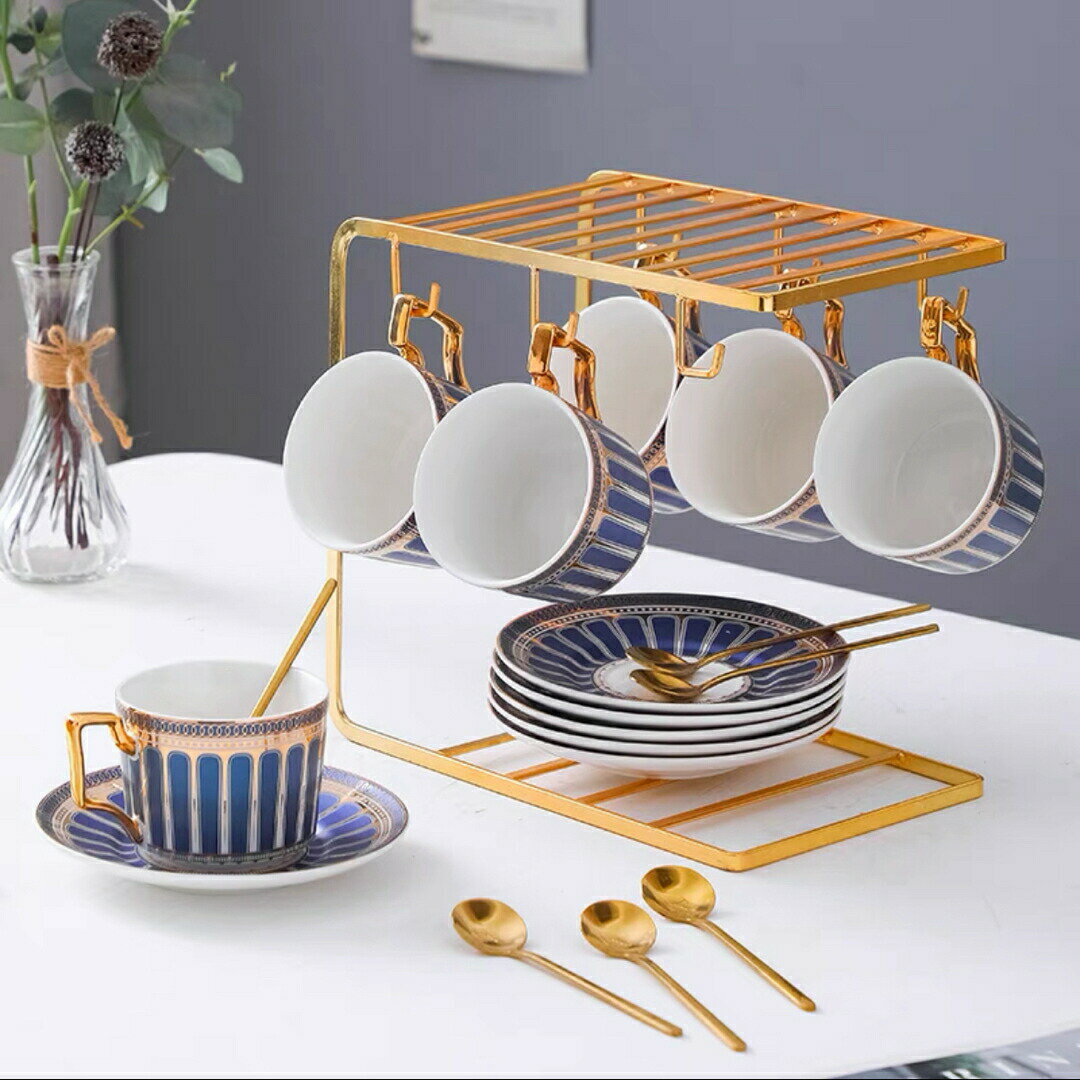 商品説明材質:陶器セット内容:カップ＆ソーサー6客スプーンx&nbsp;6点カップランクx&nbsp;1点☆☆☆☆お客様のご覧になっているモニター等により多少色が異なる場合がございます。あらかじめご了承ください。複数ご注文の場合やお急ぎの場...