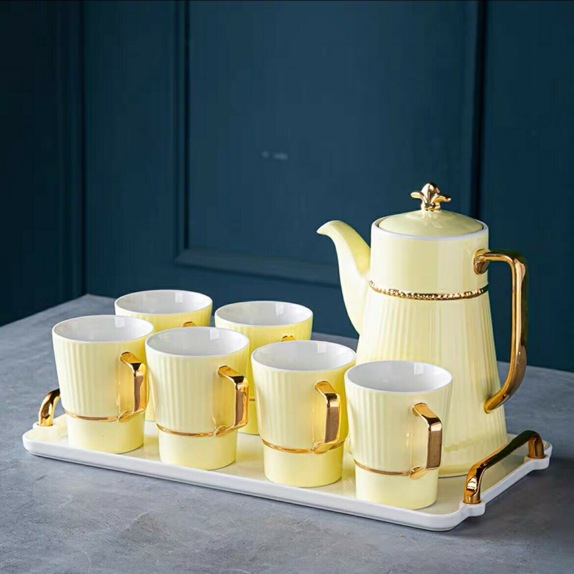 ティーコーヒーカップセット カップ6客セット ．陶磁器ティーセット 食器カップ6客セット素材材質:陶器セット内容:カップx6客ティーポットx1点トレーx1点☆☆☆☆お客様のご覧になっているモニター等により多少色が異なる場合がございます。あら...